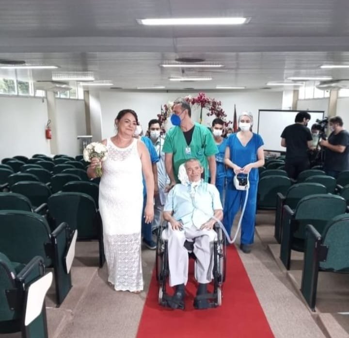 Casamento: Equipe de saúde do HULW realiza sonho de paciente.