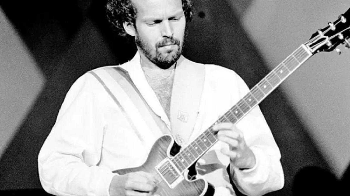 Guitarrista do ABBA, Lasse Wellander, morre aos 70 anos.